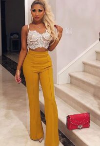 Elena Genevinne - Bio, Net Worth, Height, Single, Nationality, Facts