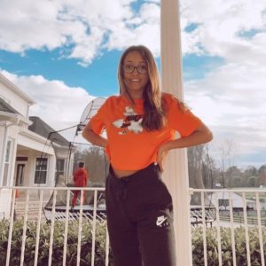 Alexis Ryan - Bio, Age, Net Worth, Height, Single, Facts, Wiki