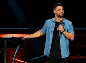 Steven Furtick - Bio, Net Worth, Nationality, Height, Married, Facts
