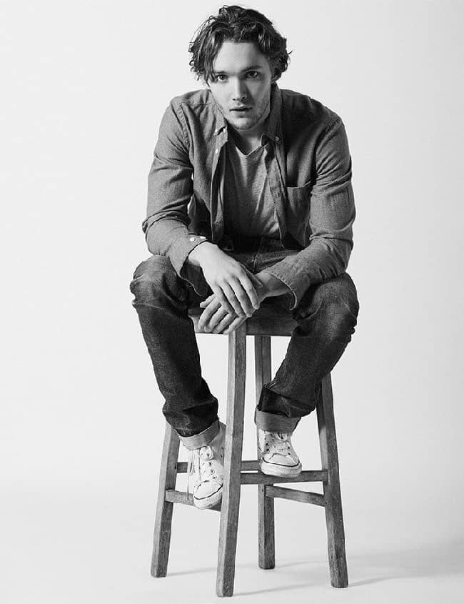 Toby Regbo - Bio, Age, Net Worth, Height, Single, Facts Toby Regbo - Bio, Age, Net Worth, Height, Single, Facts